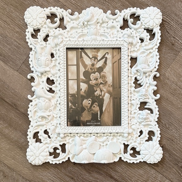 Disney | Accents | Disney Authentic Mickey And Friends White Ornate ...